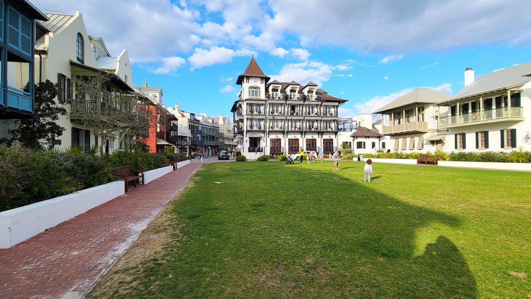 Florida's 30A Beaches: Rosemary Beach - Walk in the Sand
